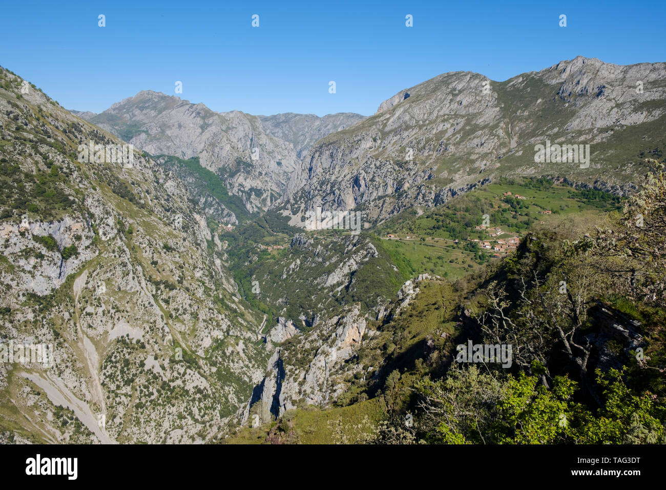 Impressive landscape view of La Hermida Gorge from Santa Catalina ...