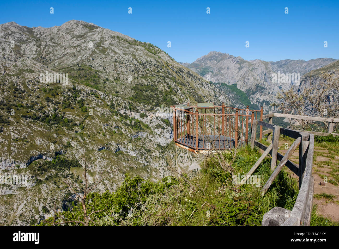 Hermida gorge hi-res stock photography and images - Alamy