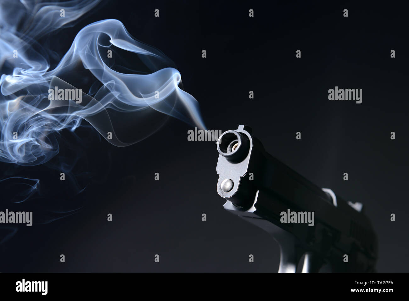 Smoking gun hi-res stock photography and images - Alamy
