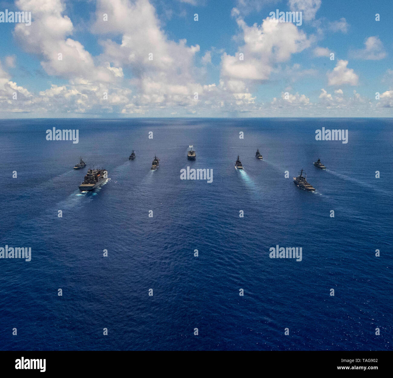 Vanguard formation hi-res stock photography and images - Alamy
