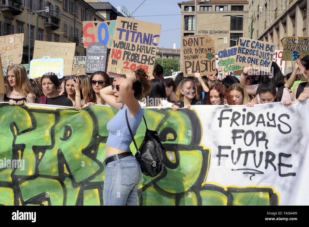 Greenhouse effect global warming hi-res stock photography and images ...