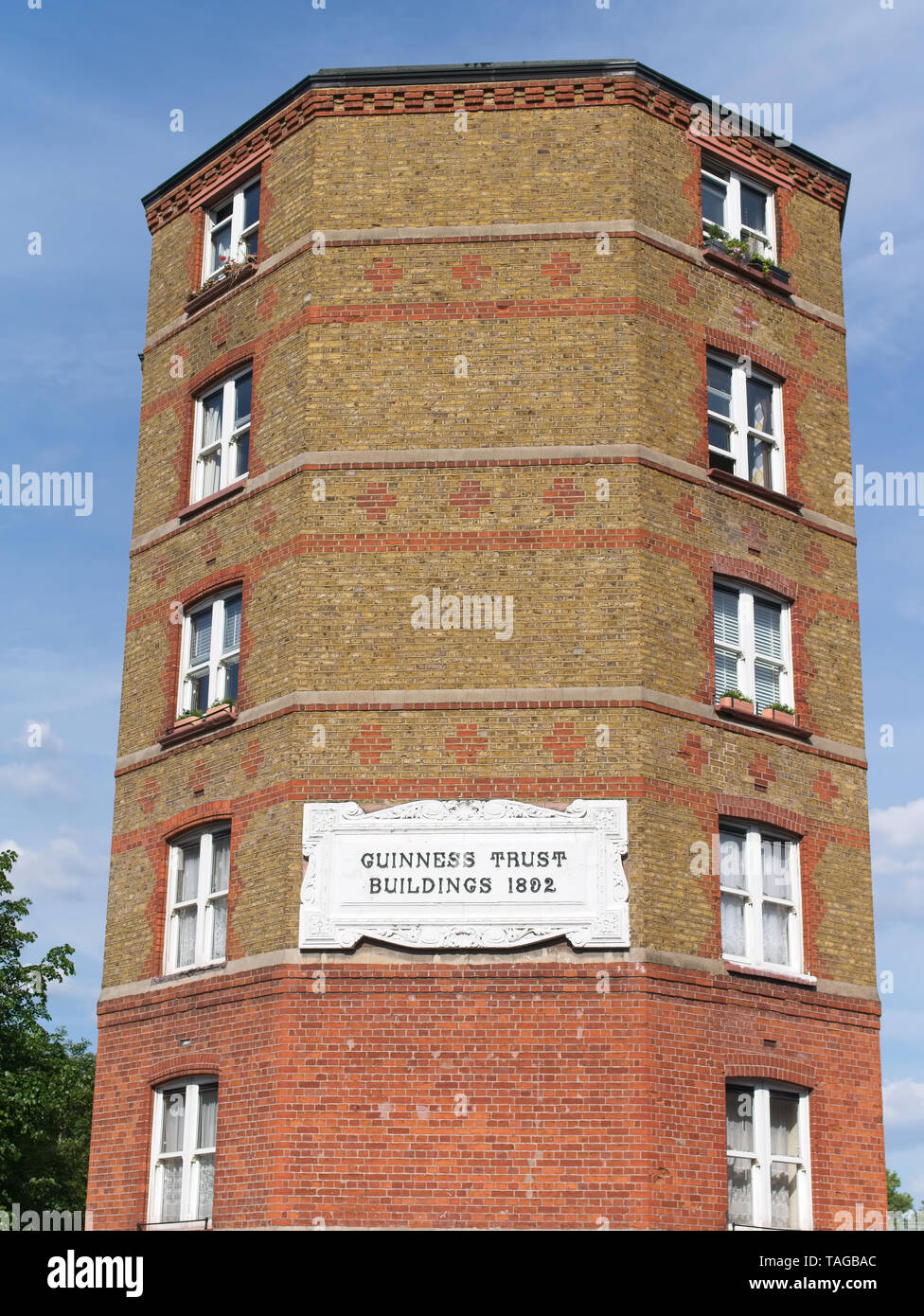 Guinness trust housing hi-res stock photography and images - Alamy
