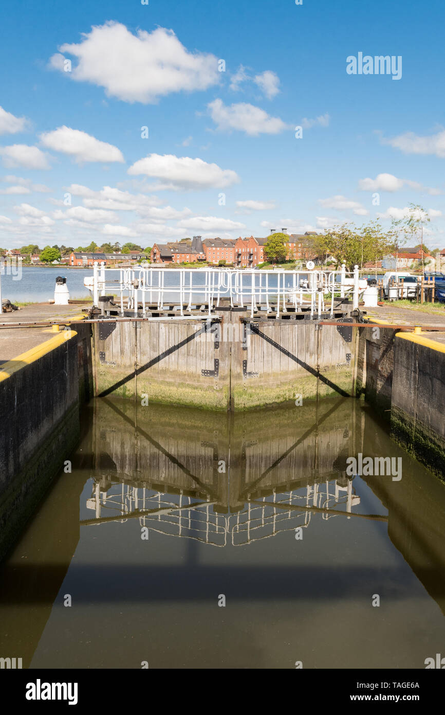 Oulton broad lock hi-res stock photography and images - Alamy