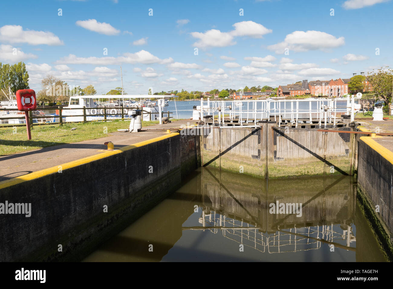 Oulton broad lock hi-res stock photography and images - Alamy