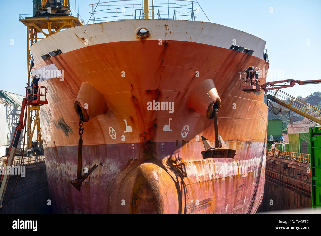 Ship being repaired hi-res stock photography and images - Alamy