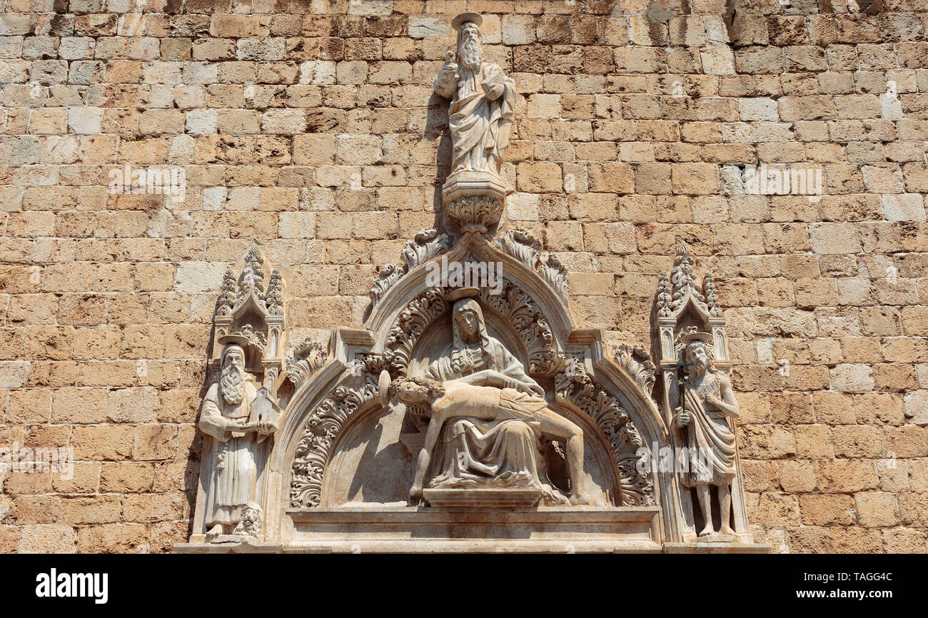 Pieta style sculpture hi-res stock photography and images - Alamy