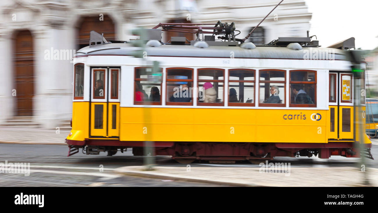 Tranvia lisboa hi-res stock photography and images - Alamy