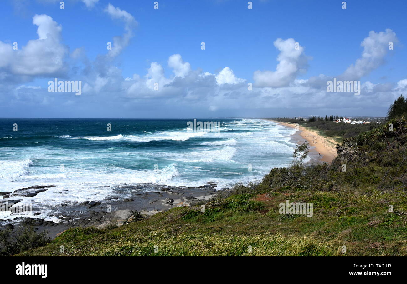 Beautiful weather at Buddina Beach along Pacific Boulevard (Sunshine ...