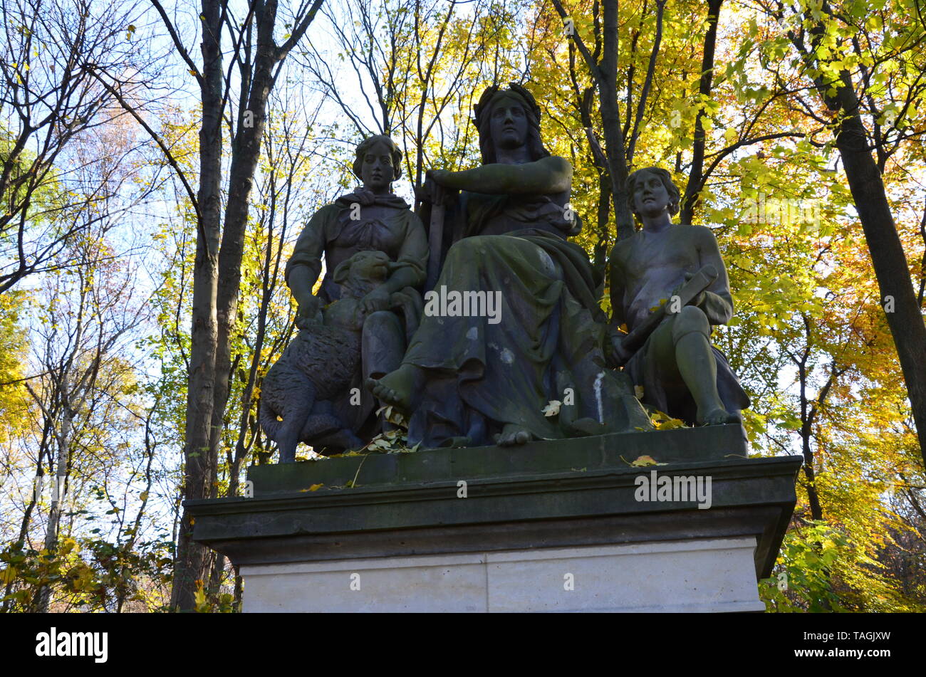 Statue in the Tiergarten in Berlin, Germany Stock Photo - Alamy