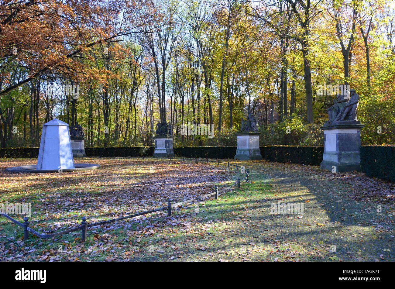 Statue in the Tiergarten in Berlin, Germany Stock Photo - Alamy