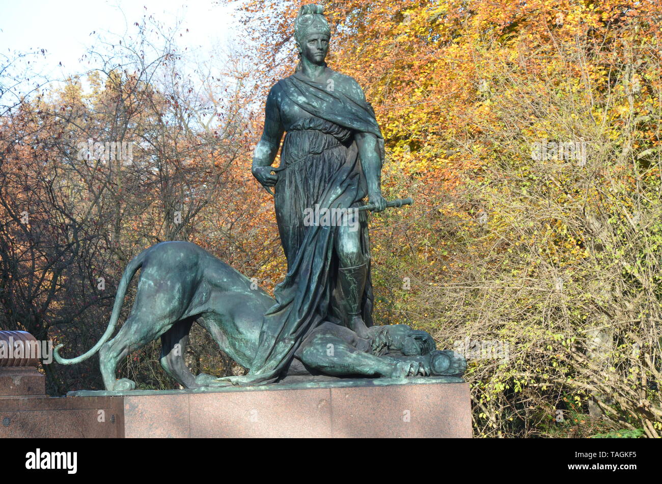 Victory column in tiergarten garden hi-res stock photography and images ...