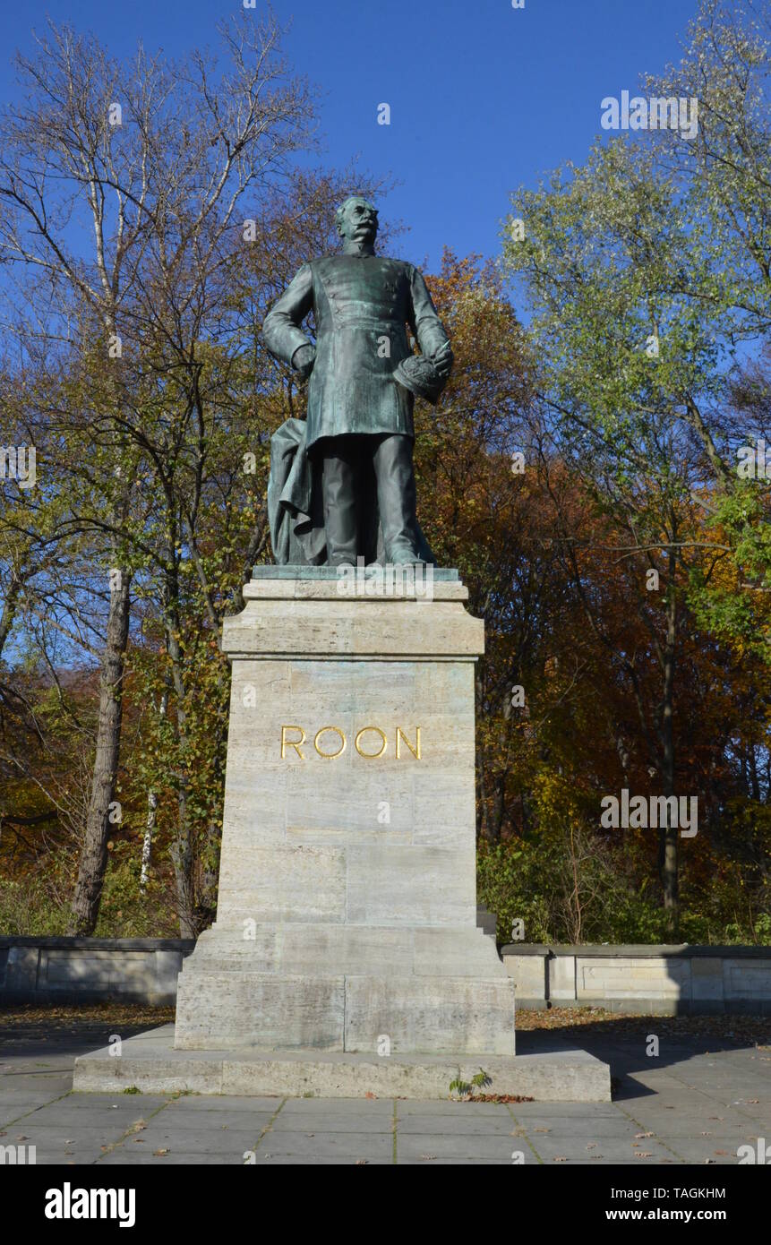 Statue in the Tiergarten in Berlin, Germany Stock Photo - Alamy