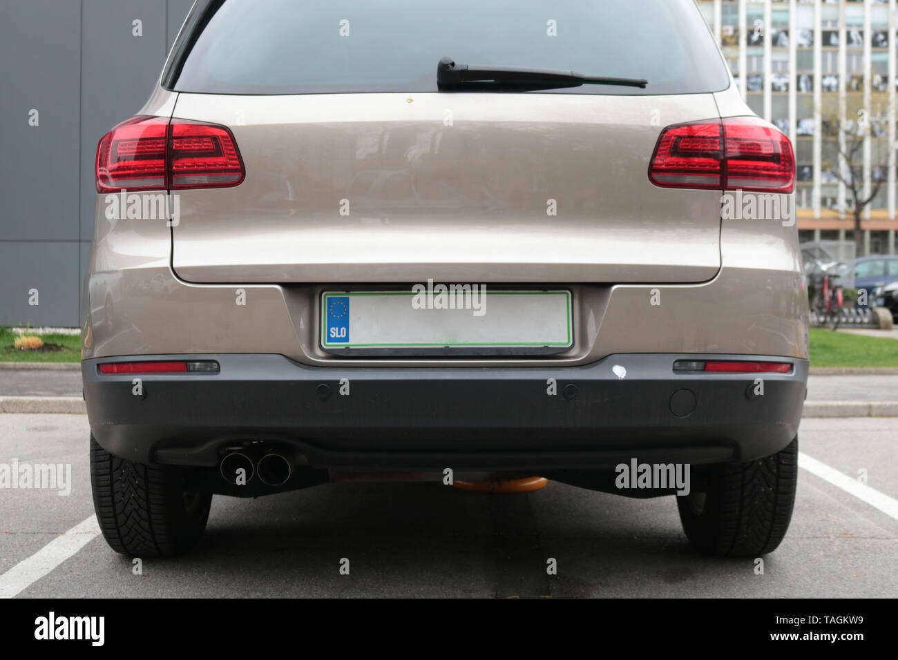 Beige car hi-res stock photography and images - Alamy