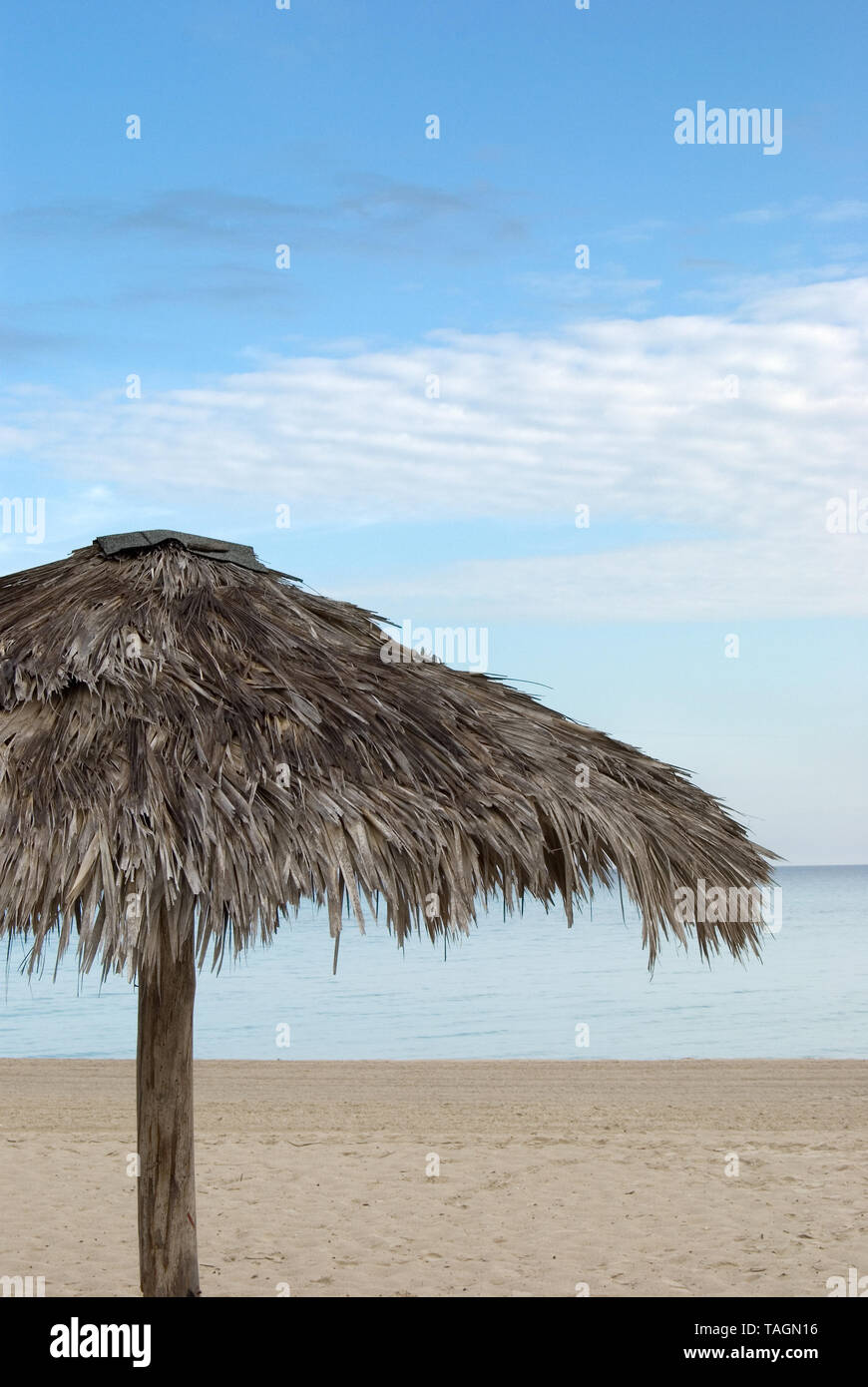 Coconut leaf hut hi-res stock photography and images - Alamy