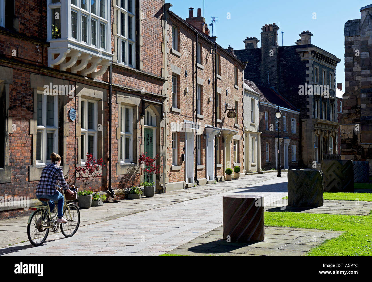 Churchside, Howden, East Yorkshire, England UK Stock Photo - Alamy
