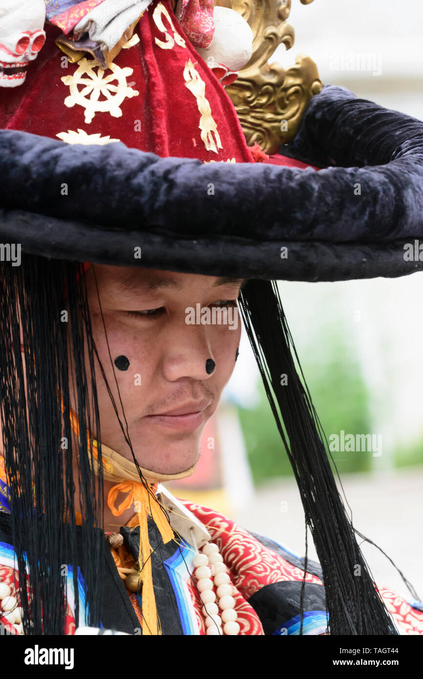 Tsam (Cham) religion mask dance in Dashchoilin monastery, Ulaanbaatar ...
