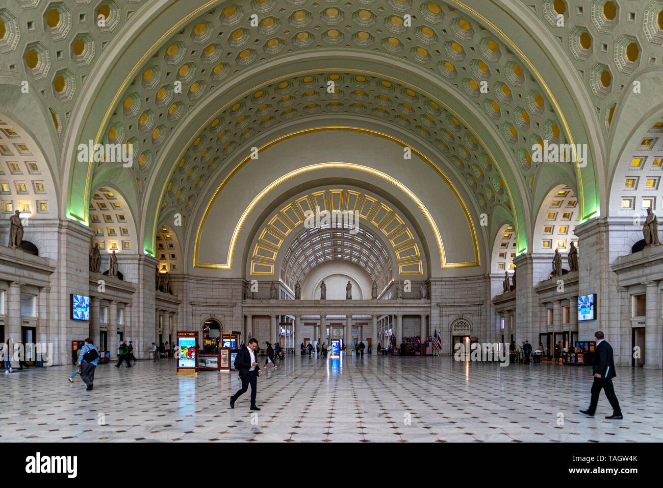 Amtrak Passenger Station Interior High Resolution Stock Photography and ...