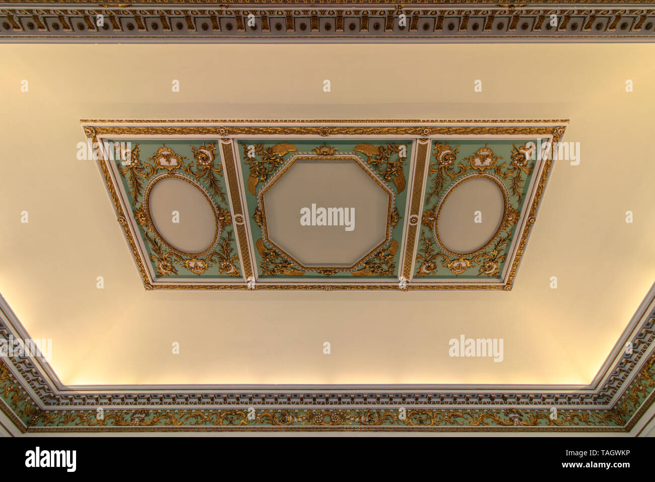 Better Ceiling Decoration With Molding Georgian