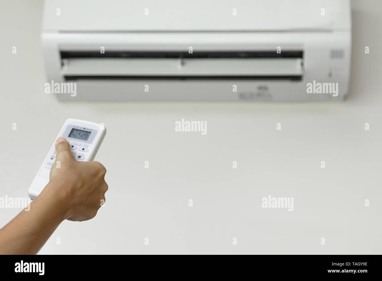 Office aircon hi-res stock photography and images - Alamy