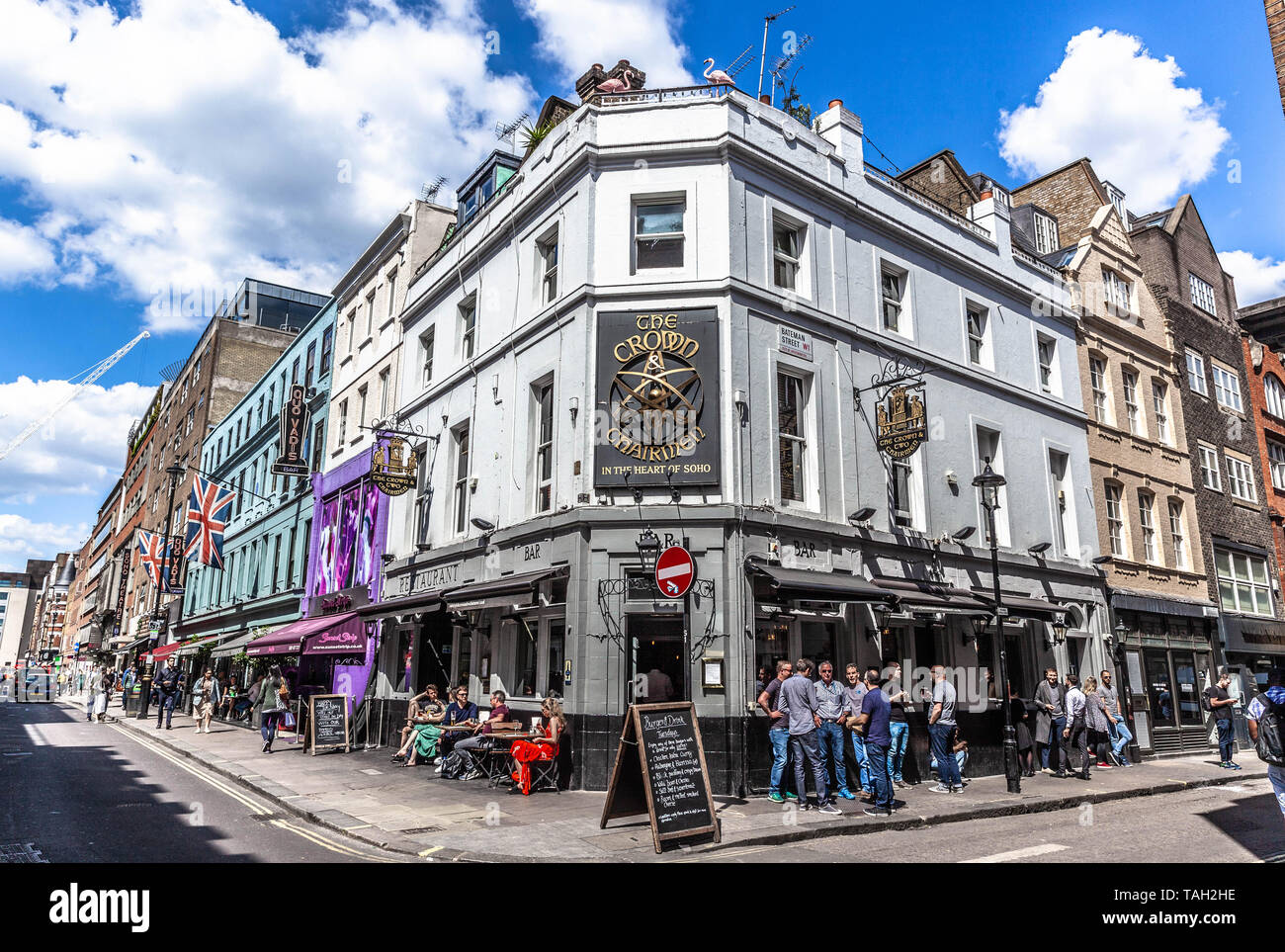 The Crown & Two Chairmen pub, Dean St, Soho, London W1D 3SB, England ...