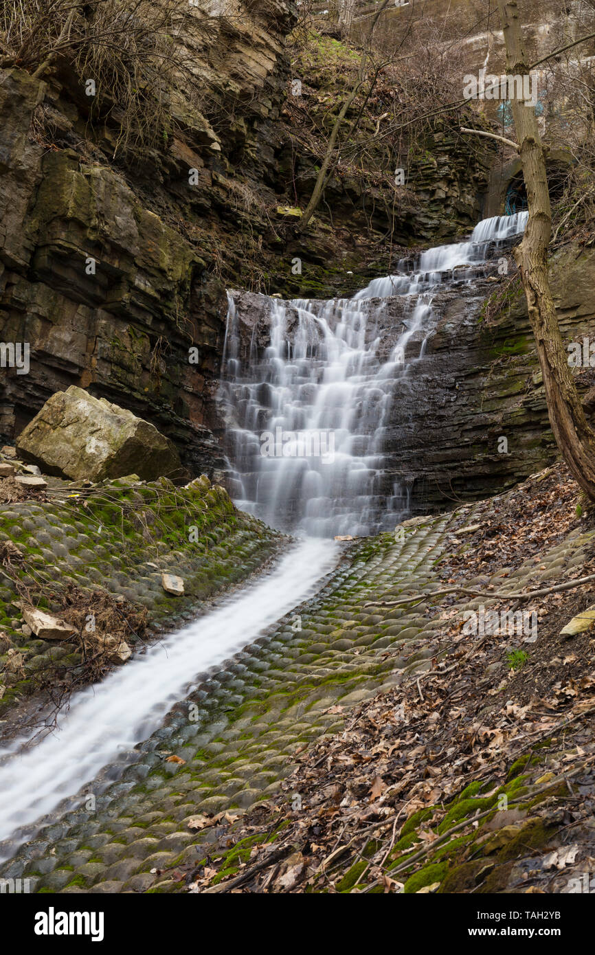Waterfall ravine in canada hi-res stock photography and images - Alamy
