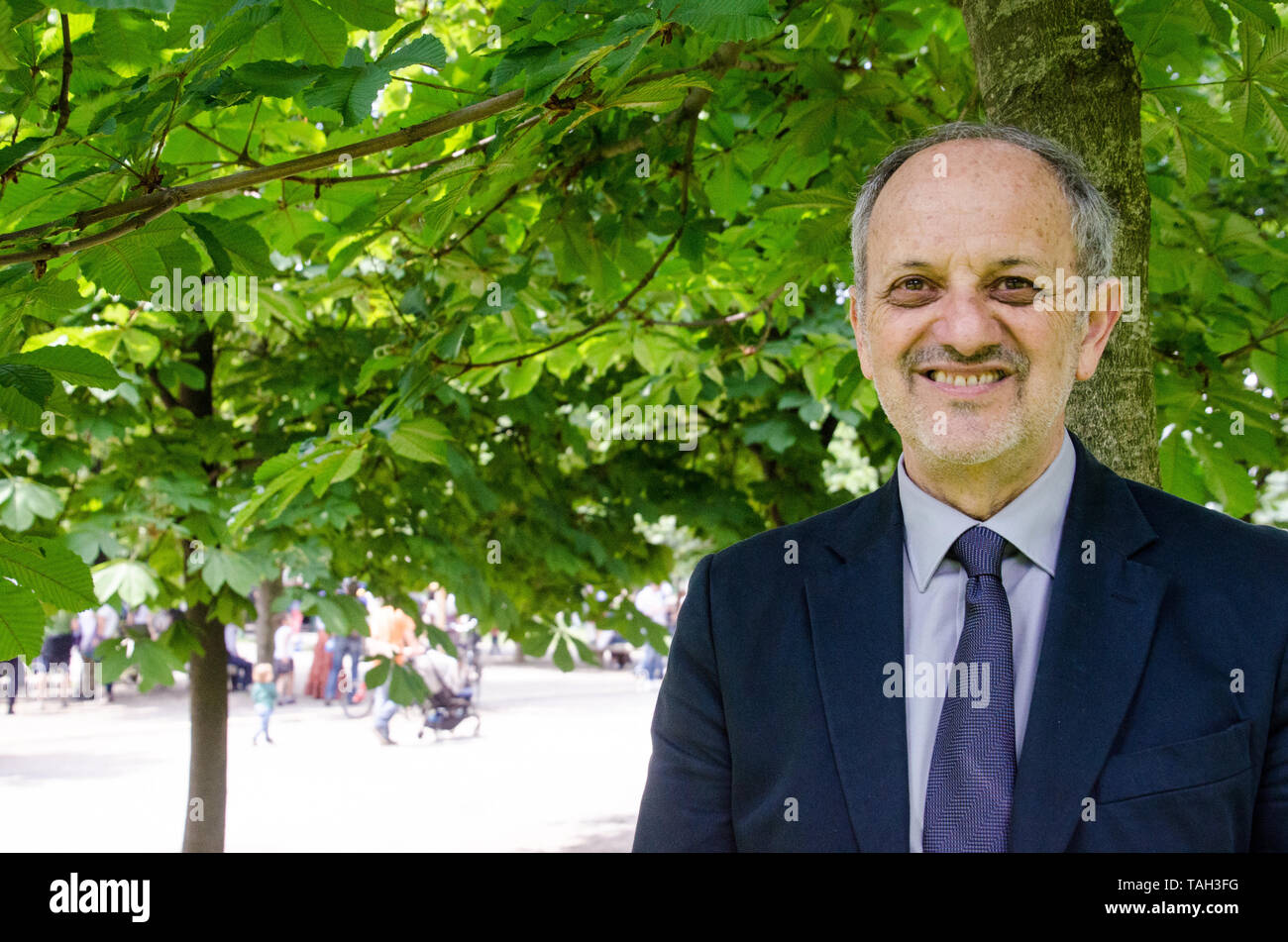 Cern higgs boson particle hi-res stock photography and images - Alamy