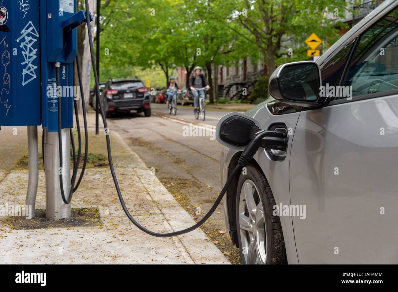 Chevrolet volt automobile hi-res stock photography and images - Alamy