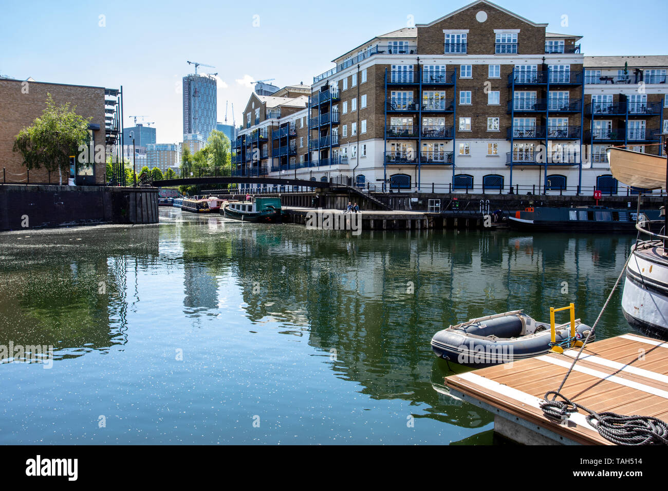 Limehouse marina and basin development hi-res stock photography and ...