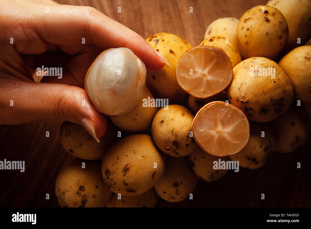 Langsat hi-res stock photography and images - Alamy