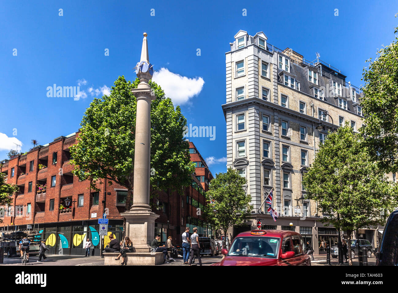Seven Dials road junction and the sundial column, Covent Garden, London ...