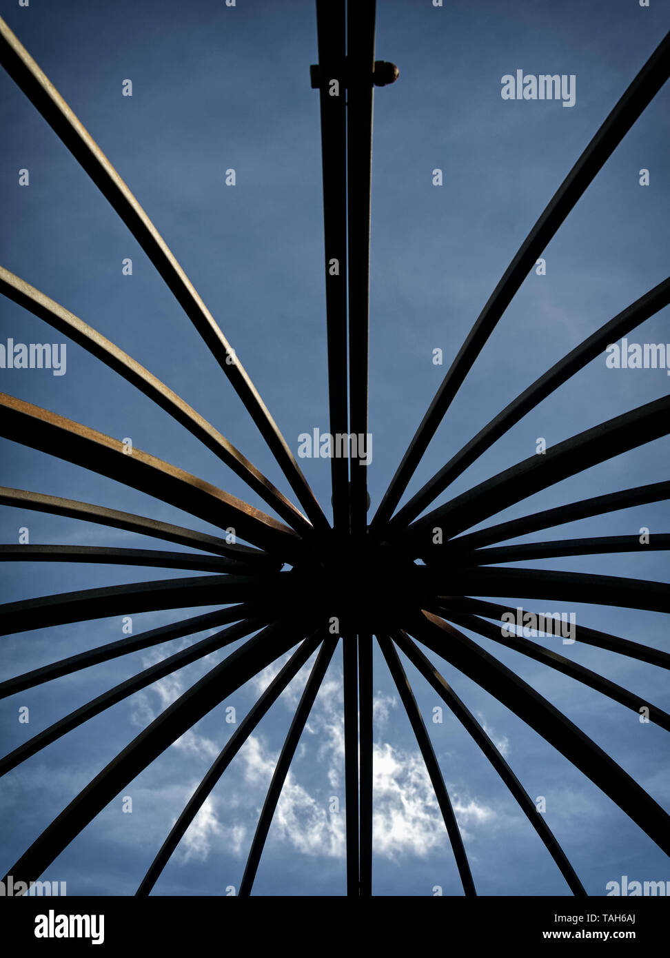 Abstract metal shape hi-res stock photography and images - Alamy