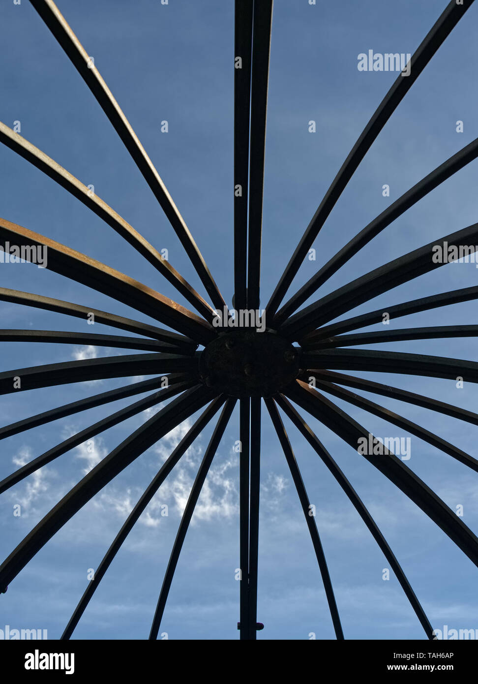 Abstract metal shape hi-res stock photography and images - Alamy