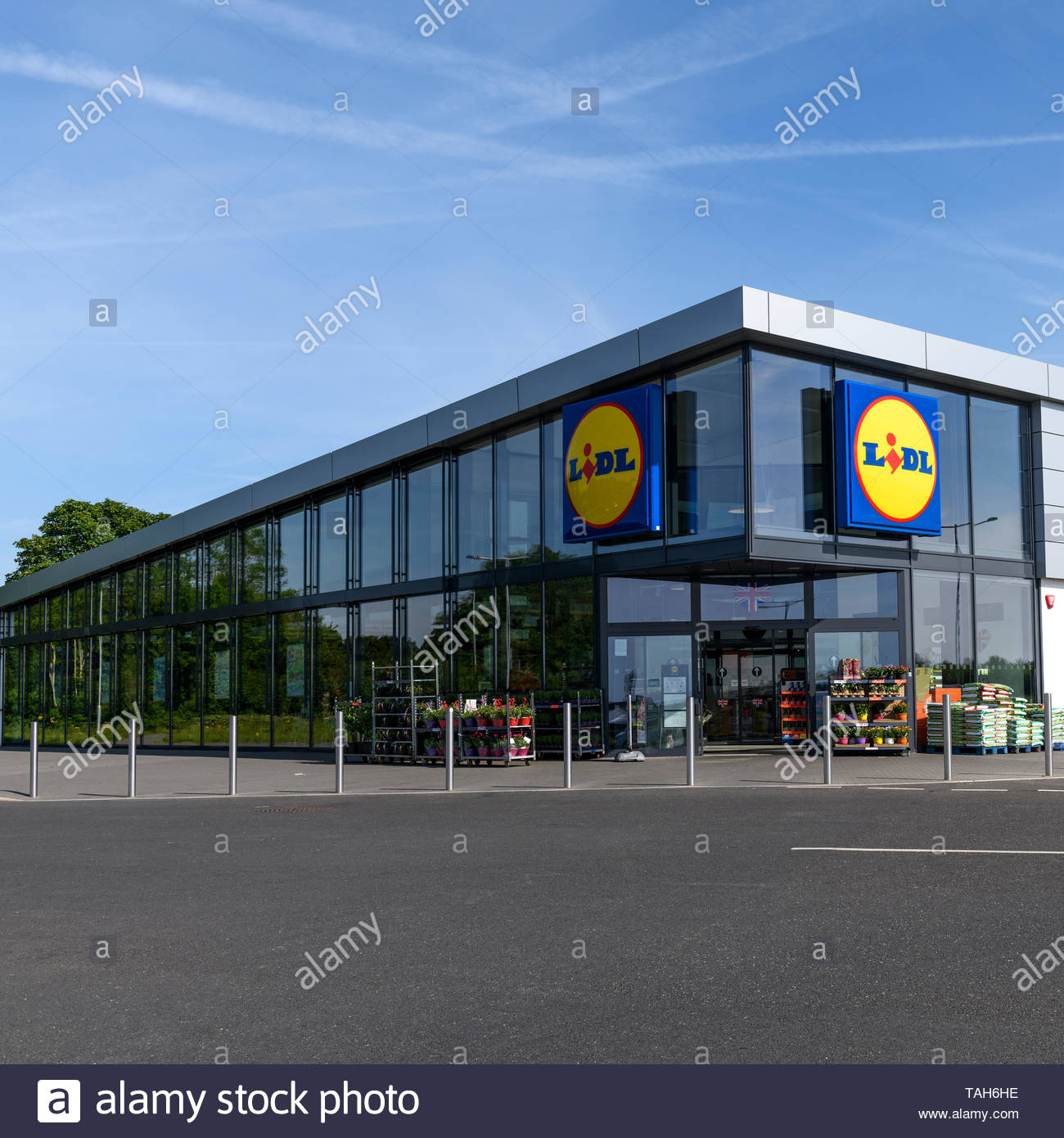 Lidl Grocery Store High Resolution Stock Photography and Images - Alamy