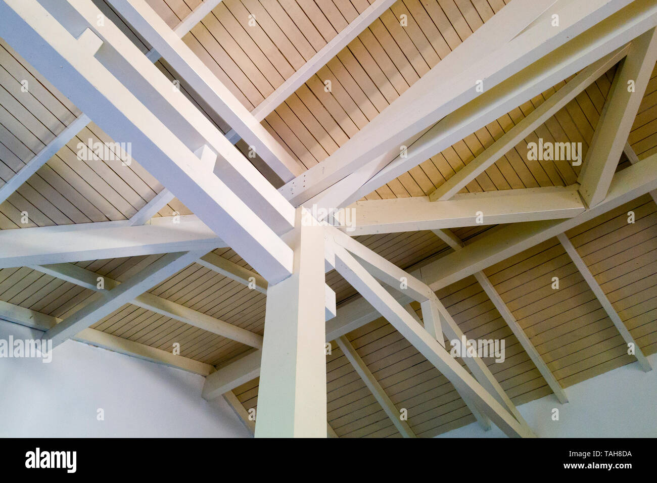 wooden structure of a roof Stock Photo - Alamy