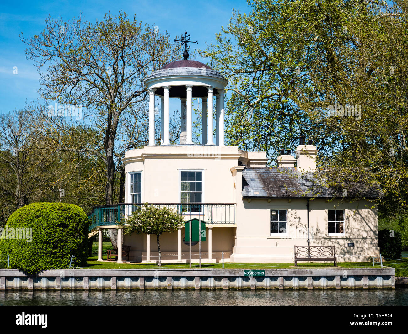 Henley buildings hi-res stock photography and images - Alamy