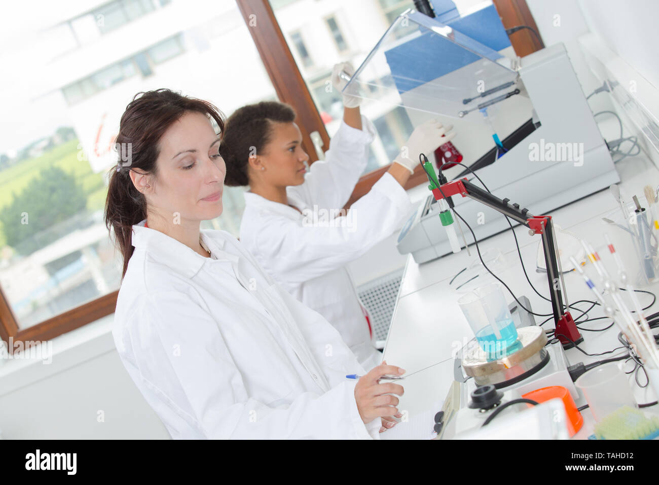 Lights in research lab hi-res stock photography and images - Alamy