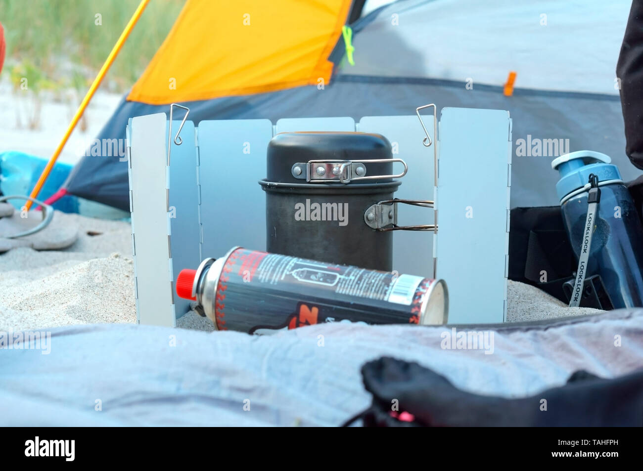 Hiking gas burner, cylinder for gas burner in the campaign, Kaliningrad ...