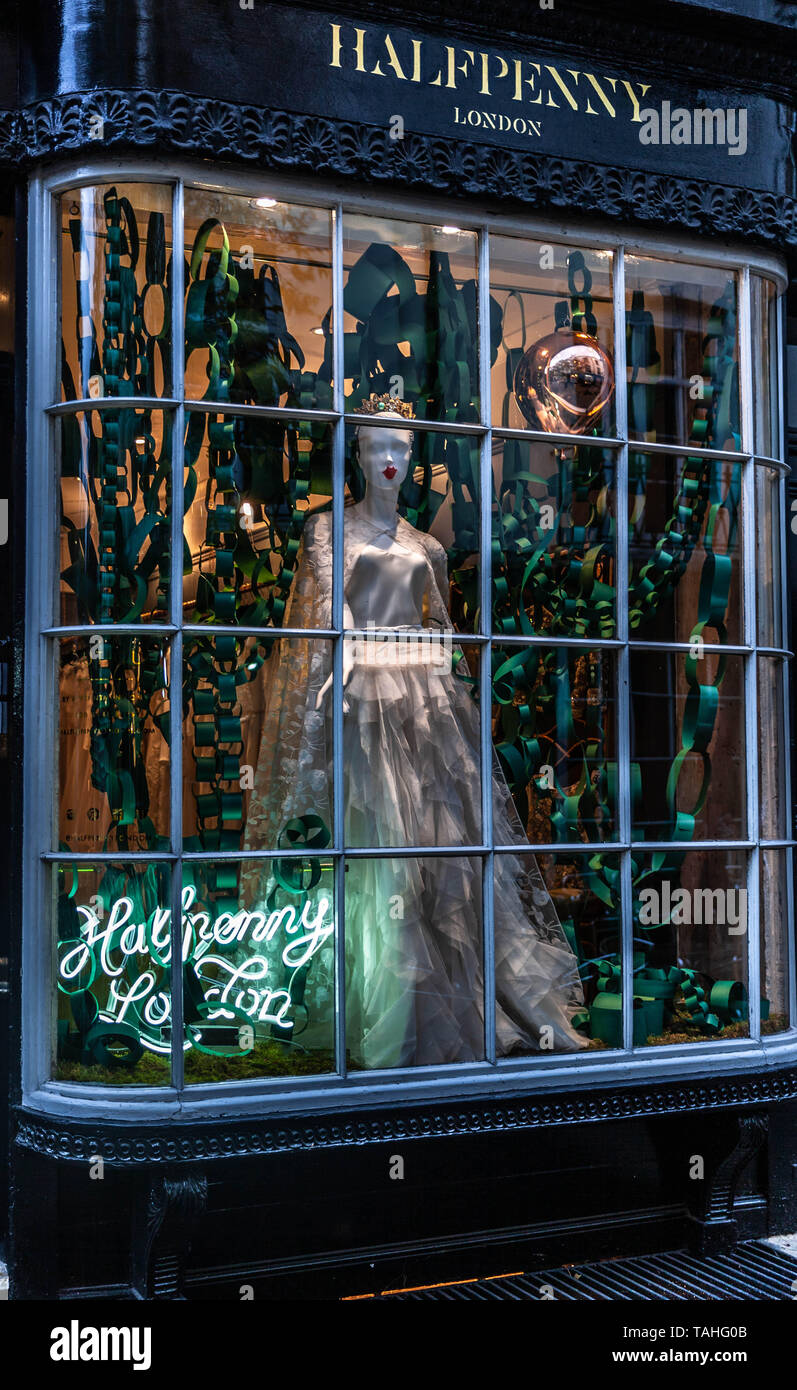 Bridal walk hi-res stock photography and images - Alamy