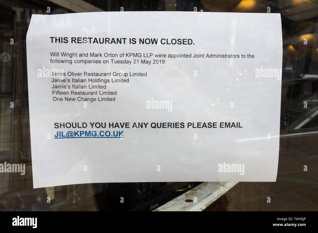 Closure notice hi-res stock photography and images - Alamy