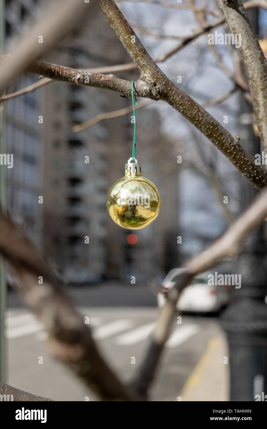 Sad looking christmas tree hi-res stock photography and images - Alamy