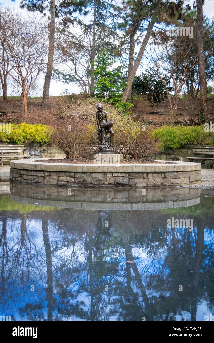 Bronze statue of that famous youth, Peter Pan, at Carl Schurz Park in ...