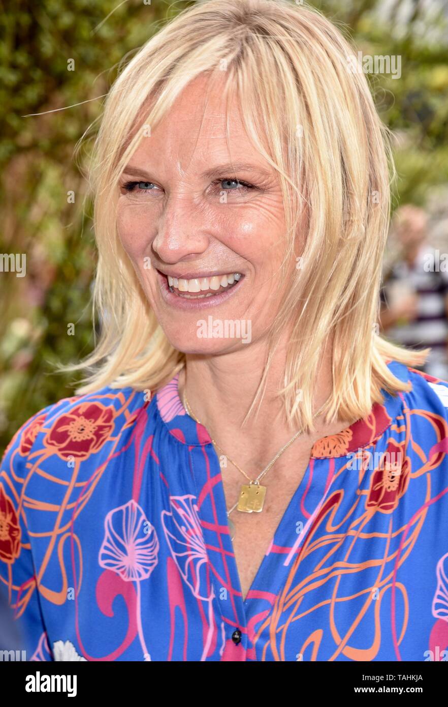Jo Whiley, Press Day, RHS Chelsea Flower Show, London Stock Photo - Alamy