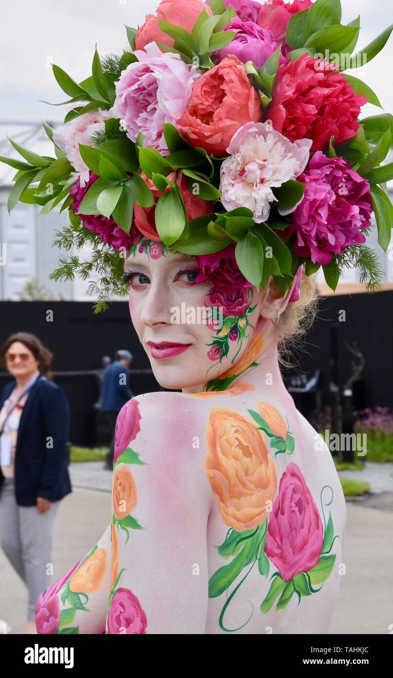 Body show hi-res stock photography and images - Alamy