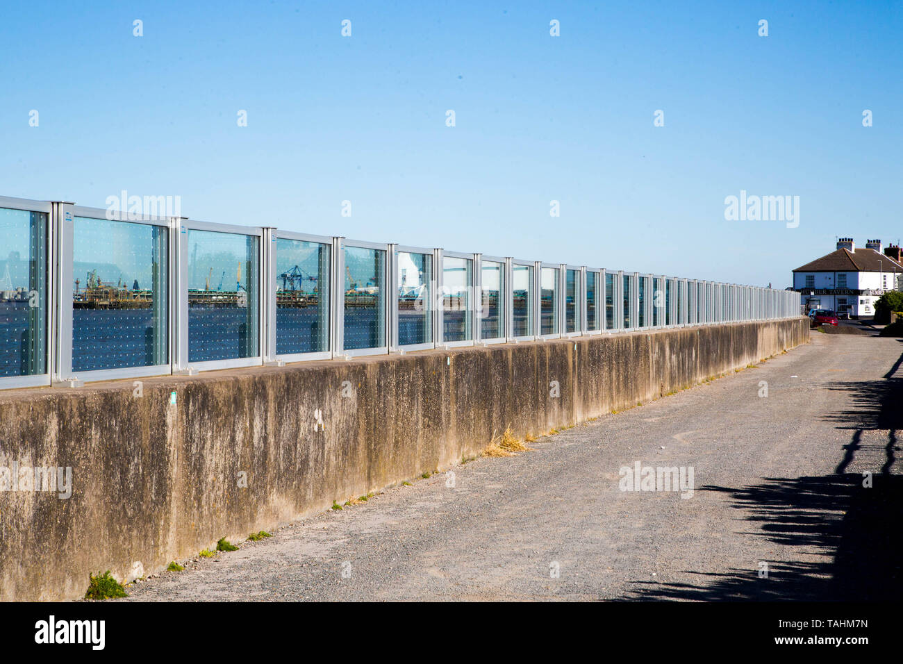 Man made sea wall barrier hi-res stock photography and images - Alamy
