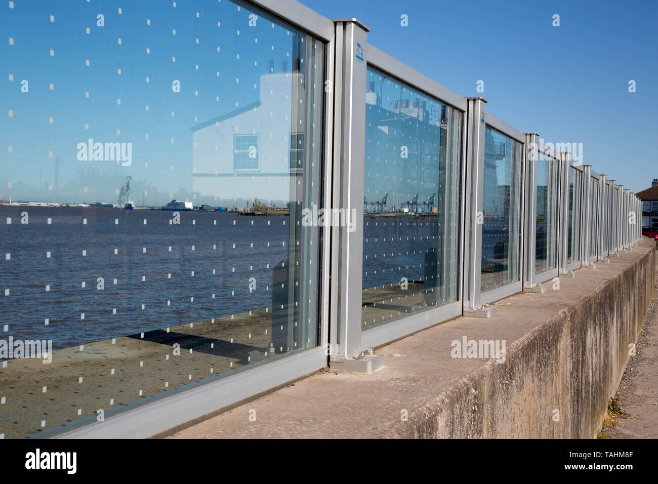 Man made sea wall barrier hi-res stock photography and images - Alamy