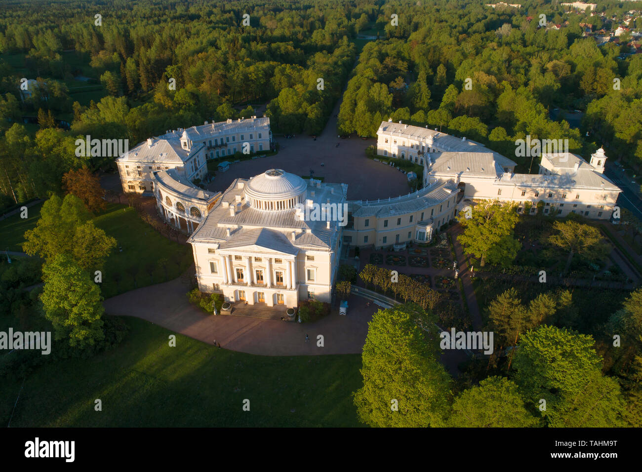 The park of pavlovsk palace hi-res stock photography and images - Alamy