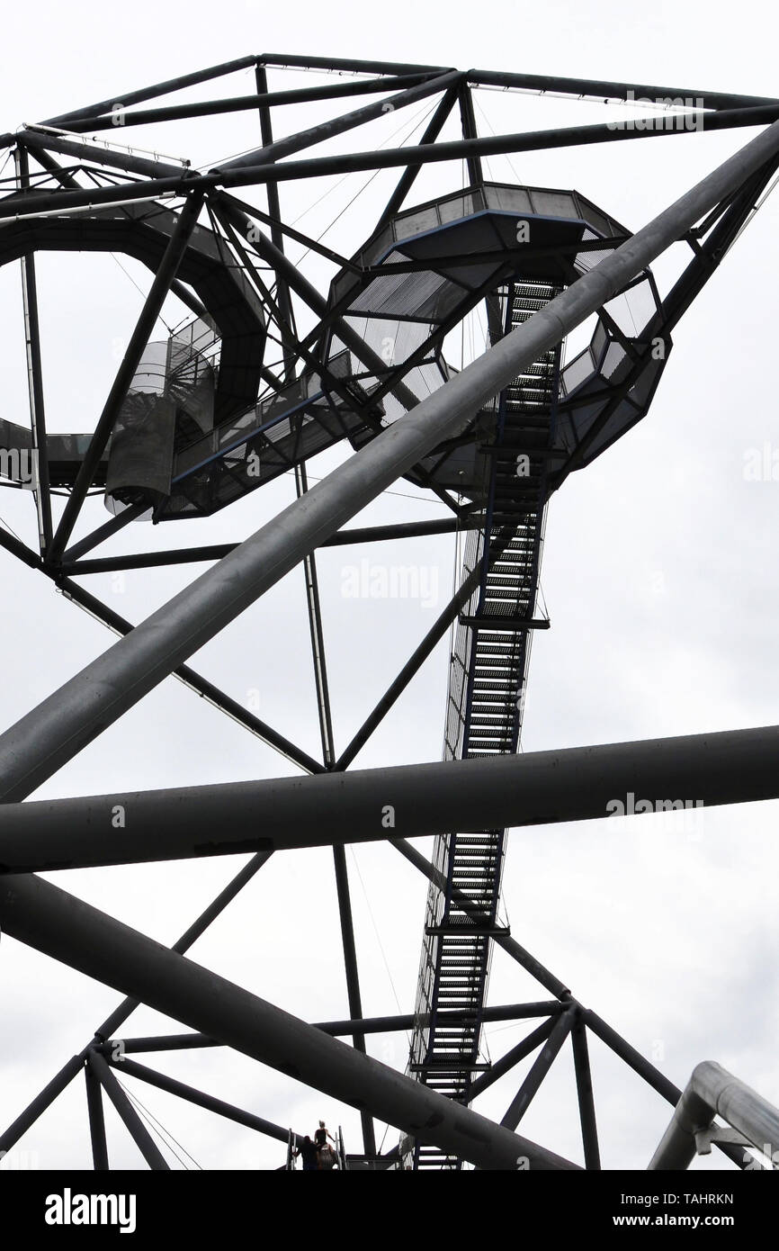 Tetrahedron Architecture