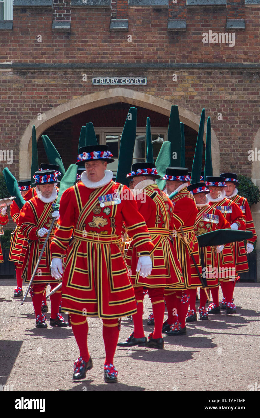 Bodyguards hi-res stock photography and images - Alamy