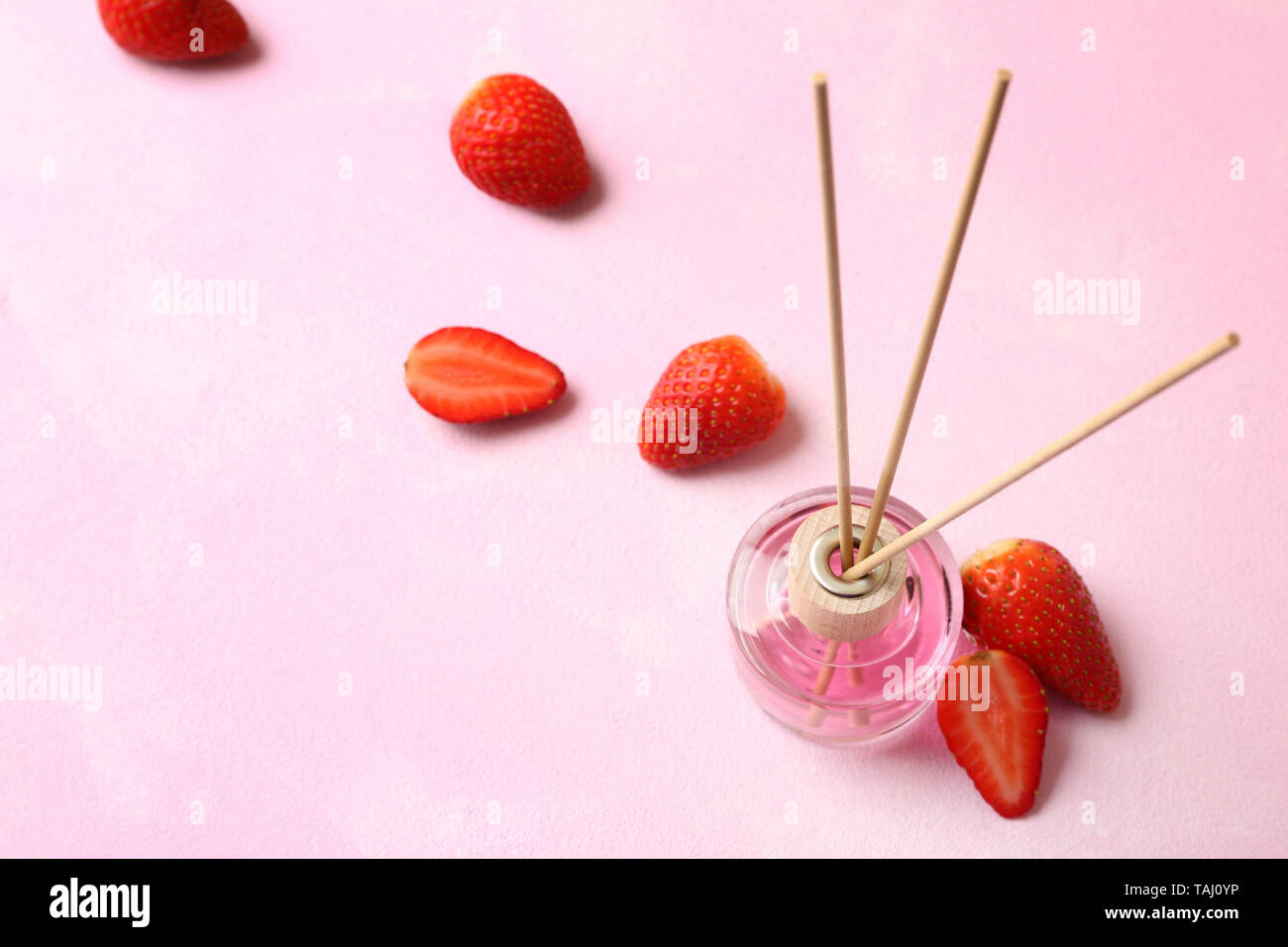 Strawberry scent hi-res stock photography and images - Alamy