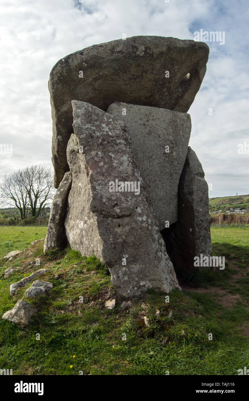 Trethevy quoit cornwall hi-res stock photography and images - Alamy